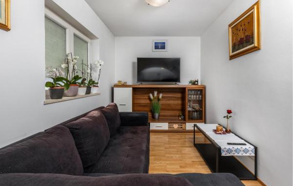 Awesome Apartment In Novi Vinodolski - Novi Vinodolski