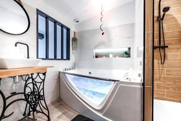 Love Room Loft Spa Logement Entier Balneo Exterieur - Ambérieu-en-Bugey