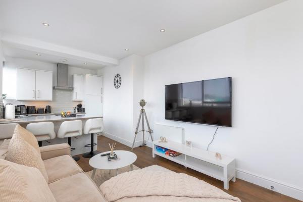 Luxury 2-bed Hove Suite Escape - Brighton Marina