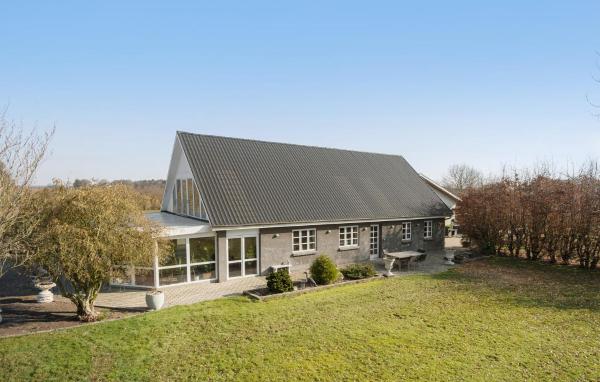 2 Bedroom Amazing Home In Grindsted - Billund