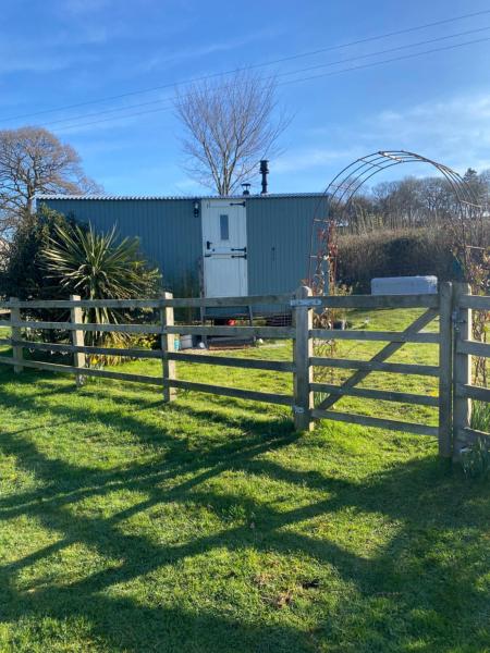 The Orchard Shepherds Hut - Lyme Regis