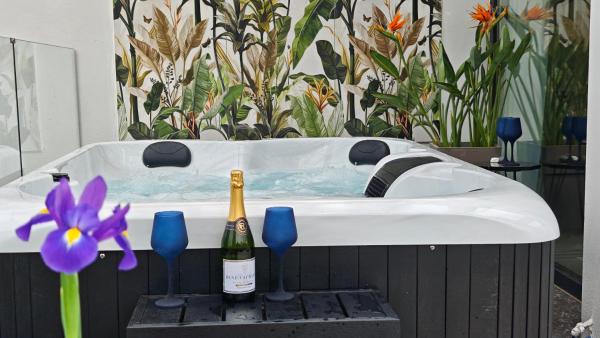 Muse By The Beach With Jakuzzi - Agios Nikolaos