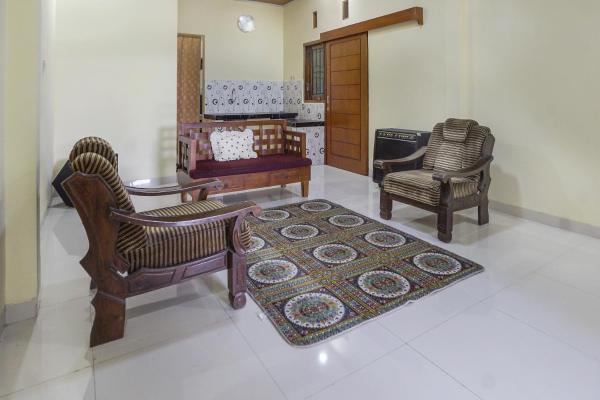 Oyo 91137 Griya Cipu Syariah Guest House - Malang