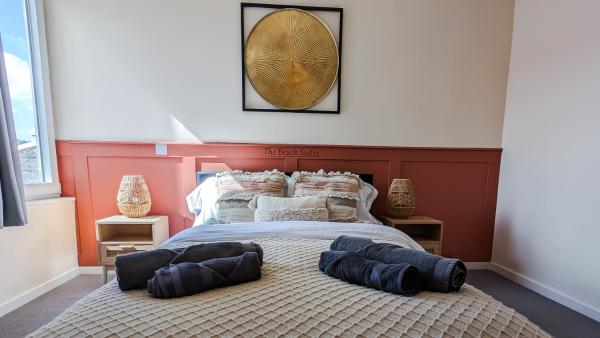Central Apartment- Stunning Sea Views- 100m To Beach- Sleeps 6 - Newquay