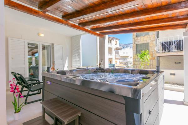 Apartment Dora - Omiš