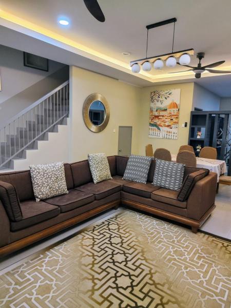 Home In Port Dickson, Firai Homestay - 波德申