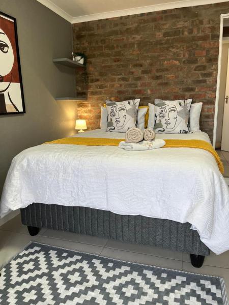 Three On Firmount - Somerset West