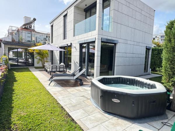 Square House - Funchal