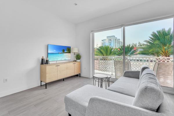 Modern 1br Condo, 2 Min Walk To Prime Seven Mile Beach, The Grove Unit 33 - Cayman Islands