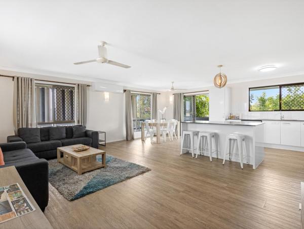 Spacious 3-bed Home With Balcony In Hervey Bay - Hervey Bay
