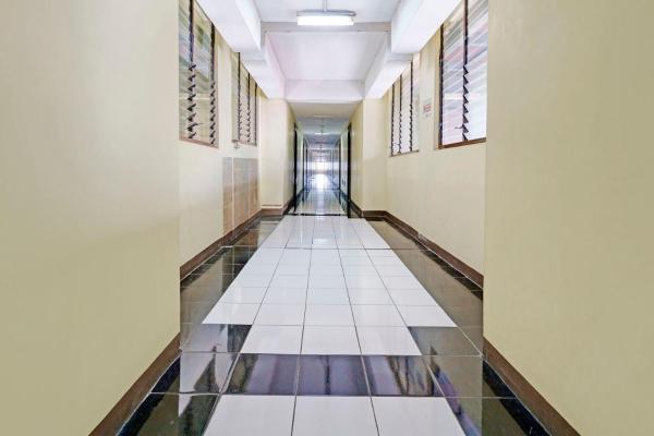 Oyo Life 93103 Apartement Gateway Cicadas By Fikri Room - Bandung