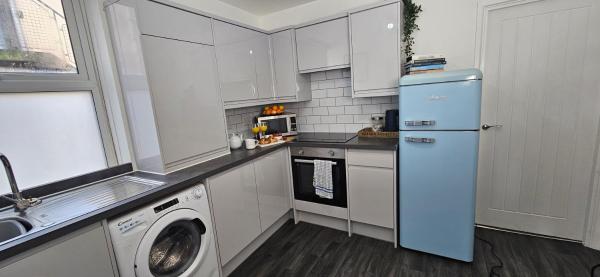 Spacious 2 Bed Flat In Central Plymouth - Plymouth