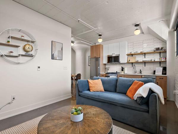 Cozysuites Nlg With Pool Bowling Alley Sauna #07 - Minneapolis, MN