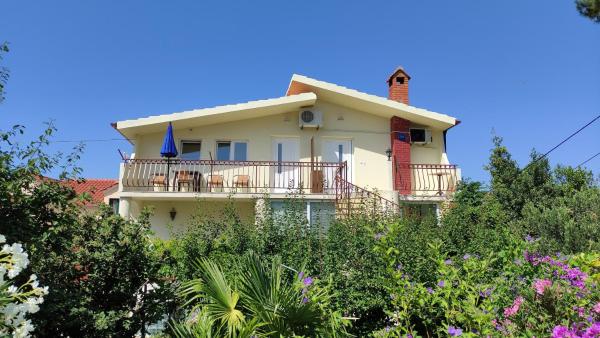 Apartments With A Parking Space Murter - 5150 - Murter