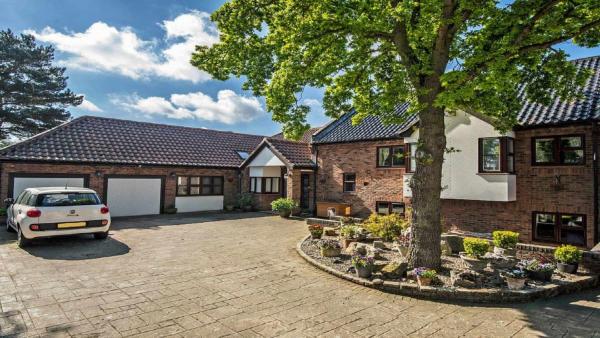 Villa Morea - 5 Bed - Horning