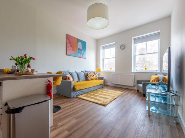 Modern And Airy Apartment In Heart Of Wellington - Pass The Keys - Telford