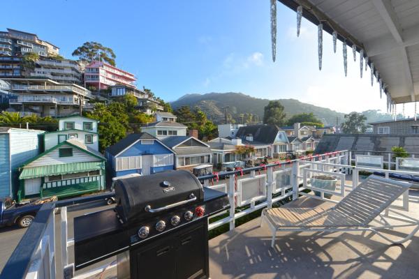 211clu 211 Claressa - Up - Avalon, CA