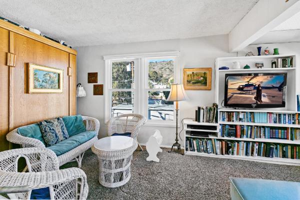 216wc 216 Whittley C - Santa Catalina Island, CA