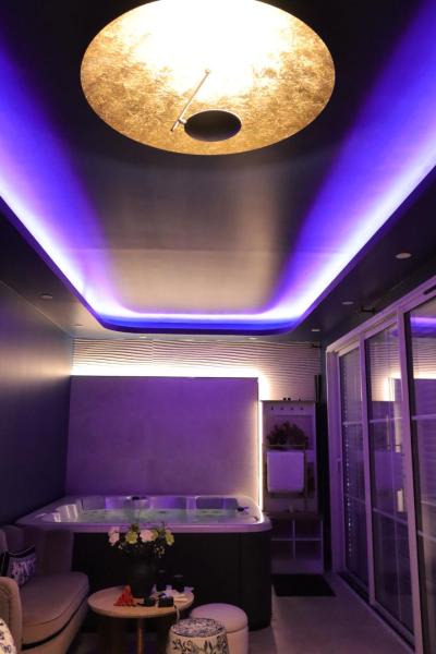 Suite Jacuzzi Privatif Li Li Et Rose - Orvault