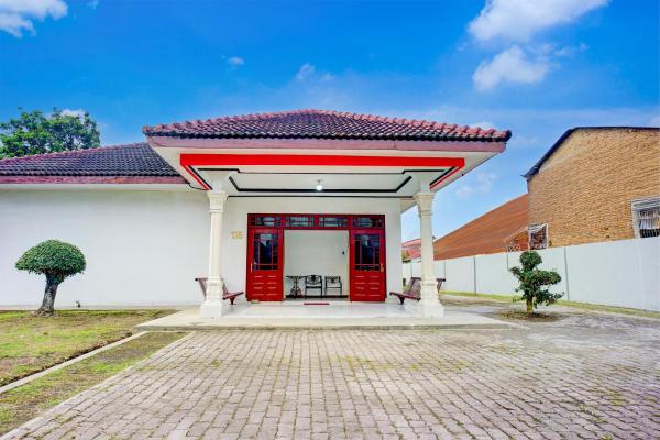 Hotel O Krakatau Near Universitas Muhammadiya Sumatra Utara Umsu - Medan