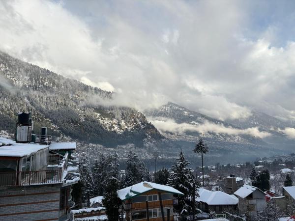 Hotel Suraj Retreat Inn - Manali