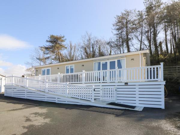 Mcauliffe Lodge - Borth