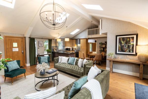 Nordmann Fir Lodge - Tarporley