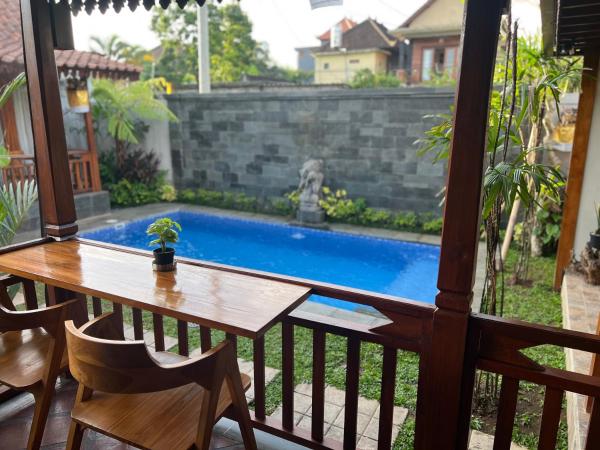 Bale Bali Wooden House - Ubud