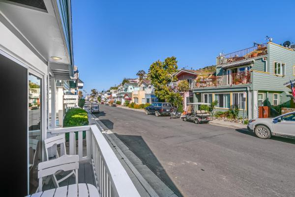 339cl 339 Claressa - South Beach, Avalon