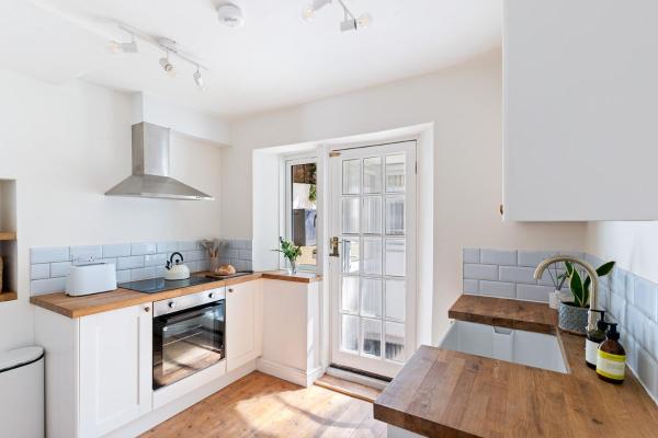Stylish Cottage, Log Burner - Tregavone Cottage - Falmouth