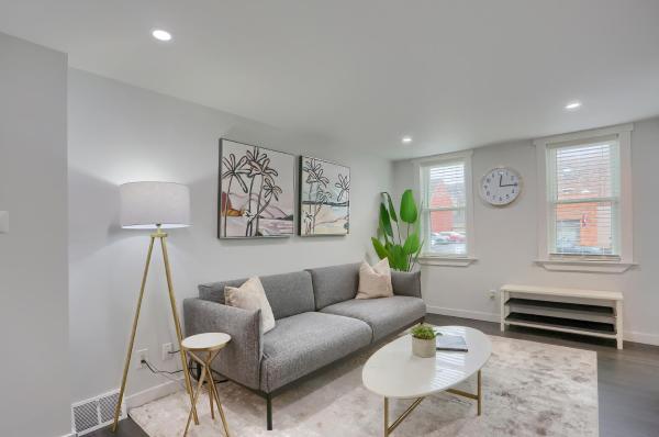 Stylish And Central 3bd Home Pittsburgh North Side - Pittsburgh