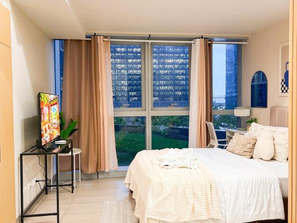 Stylish Bgc Condo By Grand Hyatt #Upt16k - Makati