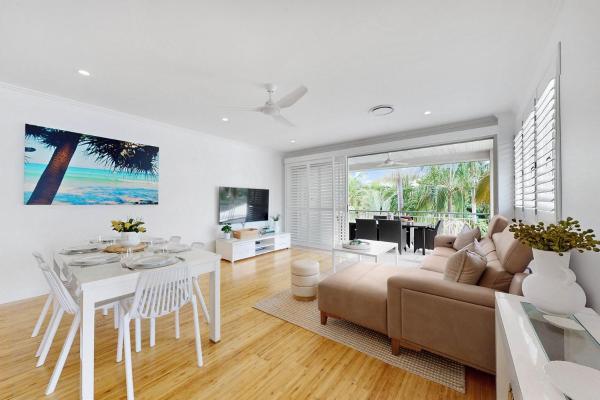 19 Colonial - Noosaville