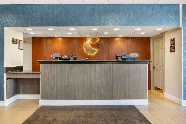 Comfort Inn & Suites Danbury-bethel - Danbury, CT