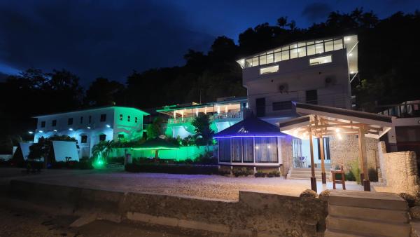 Beachfront Hostel - Oslob