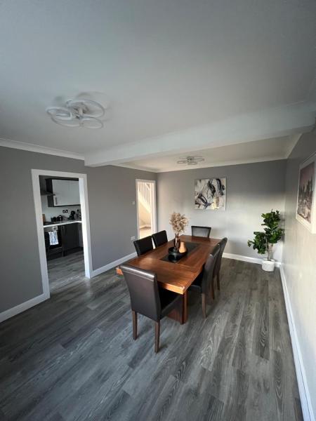 Spacious 3 Bed Home - Ideal For Families & Groups - Essex