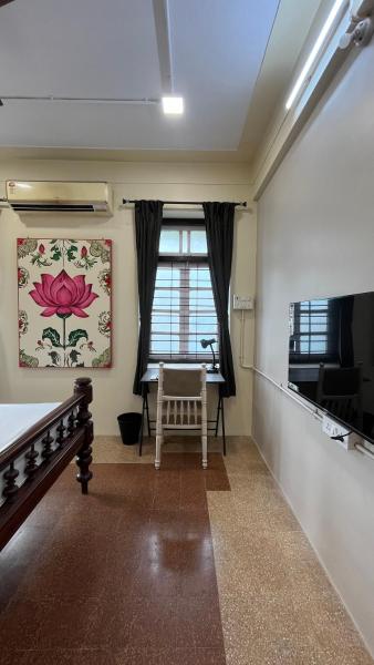 Sasha - Mumbai (Bombay)