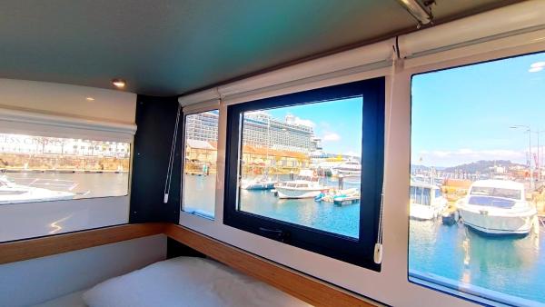 Casa Flotante En El Puerto De Vigo - Different Charter - Vigo