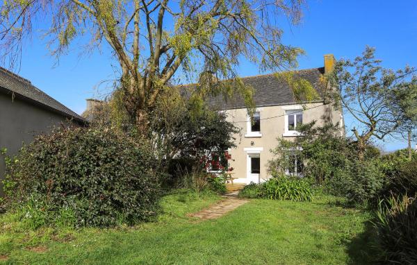 3 Bedroom Stunning Home In Plougasnou - Plougasnou