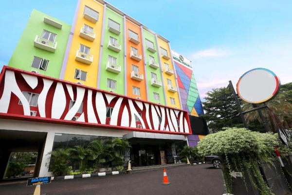Super Oyo Townhouse Oak Hotel Fiducia Pondok Gede - Jakarta