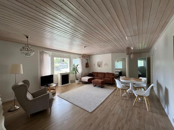 Kotimaailma - Talo Rauhallisella Alueella #23 - Finland