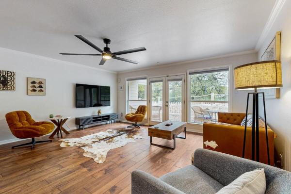 ‘Lakeside Getaway’ W/ Patio On Lady Bird Lake - Austin, TX