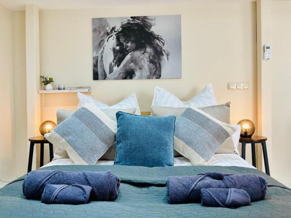 Moondayhomes - Toplocation I 4persons I Gallery Maisonette Boutique Apartment Pera - Frankfurt