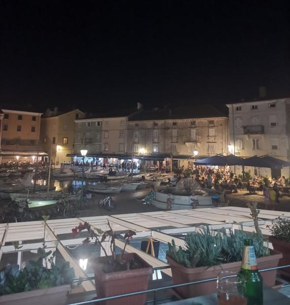 Room No Stress On Cres - Cres