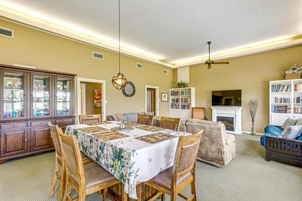 Golf Course Views Family Home With Yard In Salado! - Salado, TX