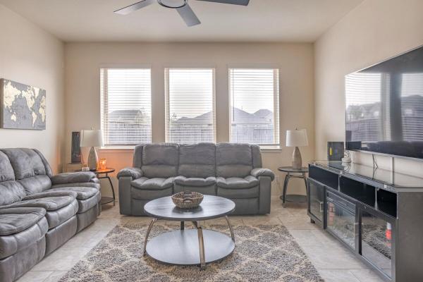 Sleeps 8 Comfortably! Super Location! - Missouri