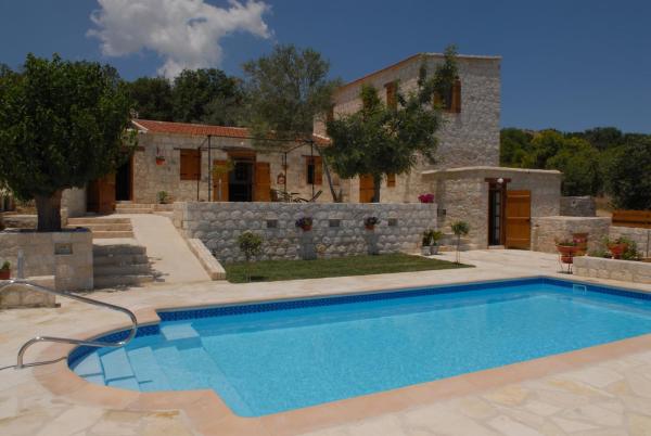 Entire Complex Of 5 Houses-8 Bedrooms - Пафос