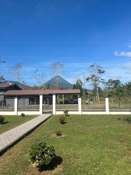 Volcano Refuge House - La Fortuna