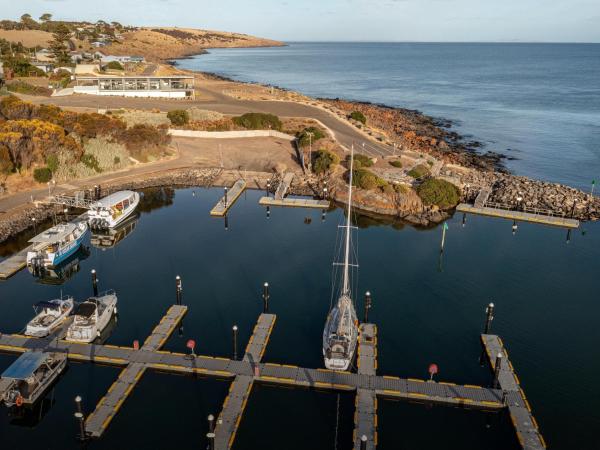 Cl01-12 Cove Landing - Penneshaw
