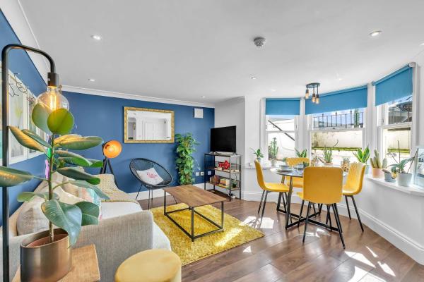 Seaside Gem Apartment By My Getaways - Brighton and Hove